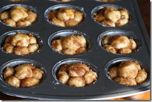Cinnamon Bubble Buns - Sprinkled with Flour